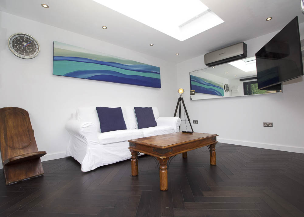 Garden Art Studios by Timber Rooms